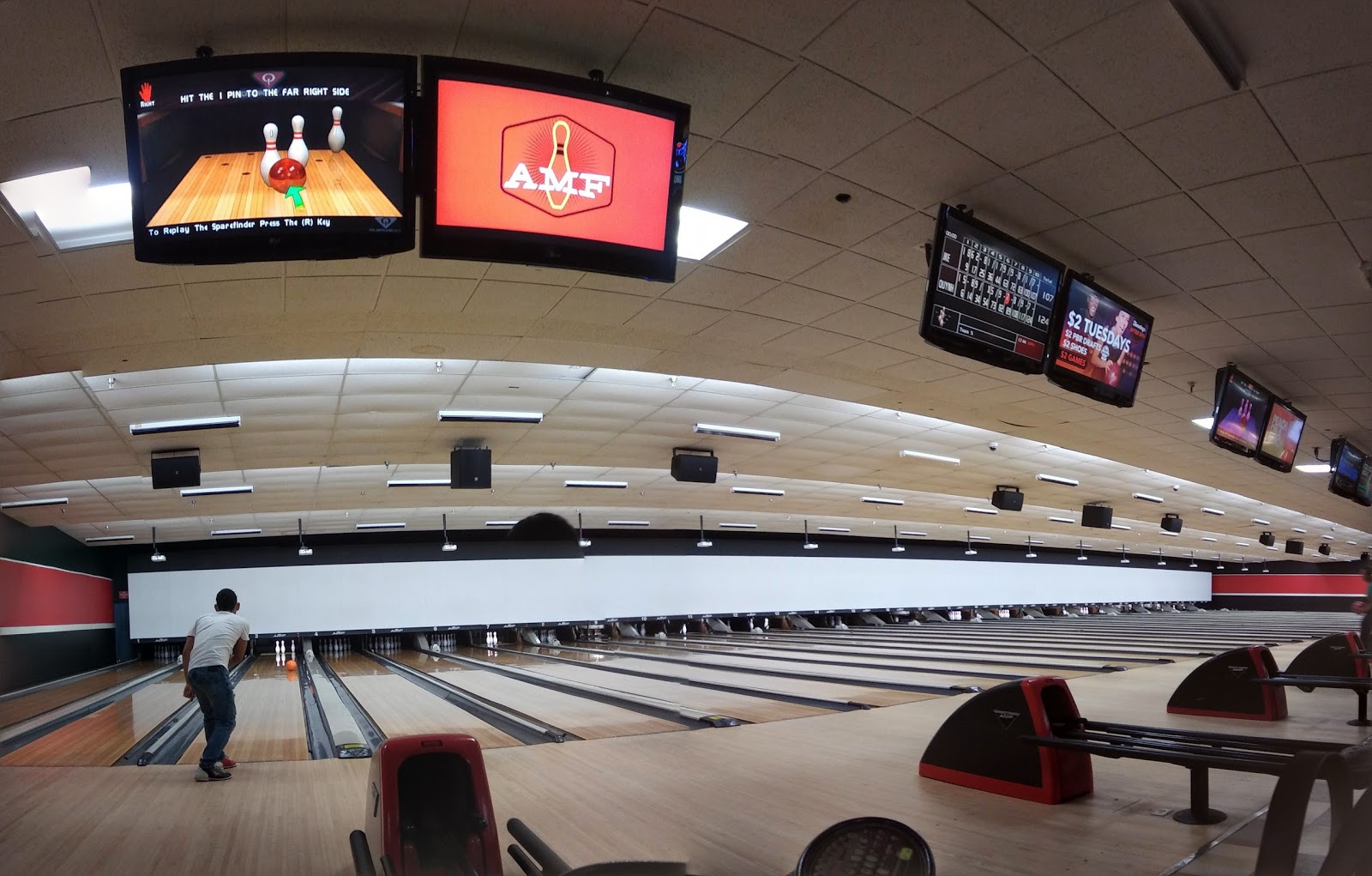Bowling and Lounge Area with Bar in Davie | Bowlero