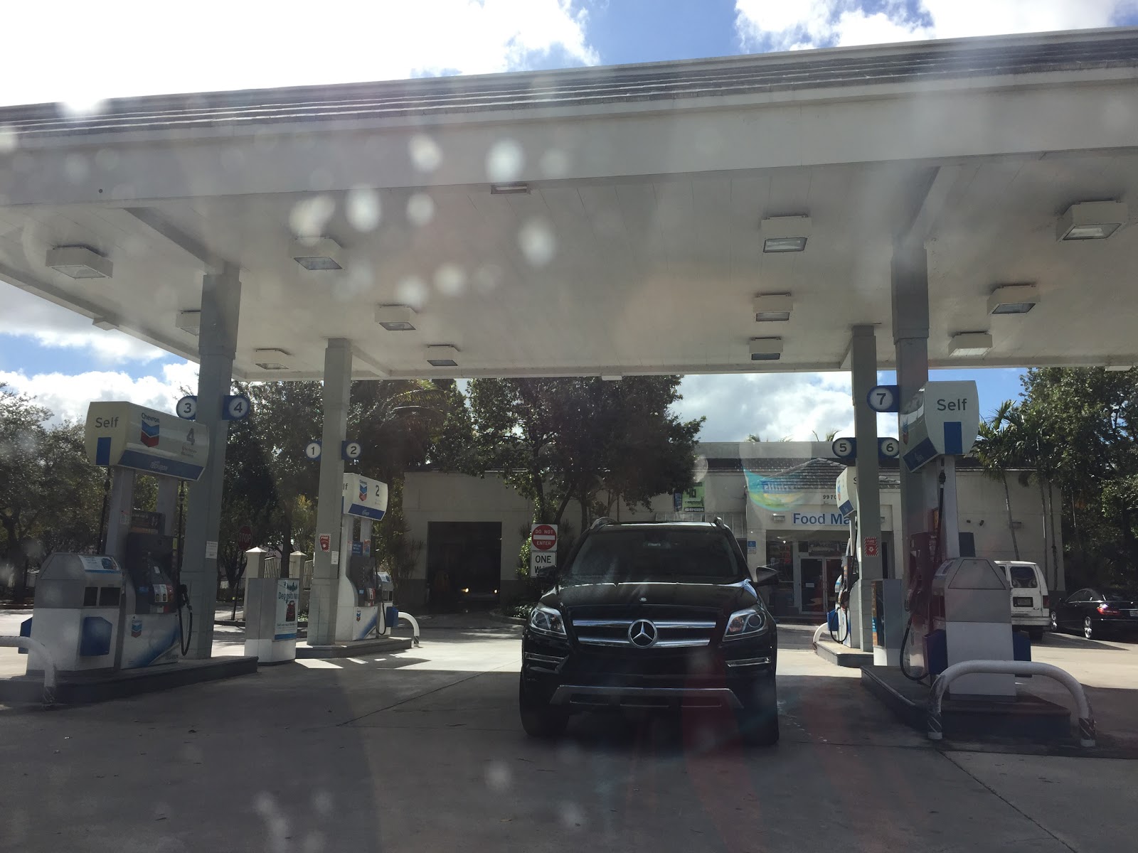 Chevron With Techron - Gas Stations With Better Fuel